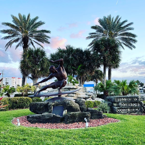 Kelly Slater Statue - Triangle Park