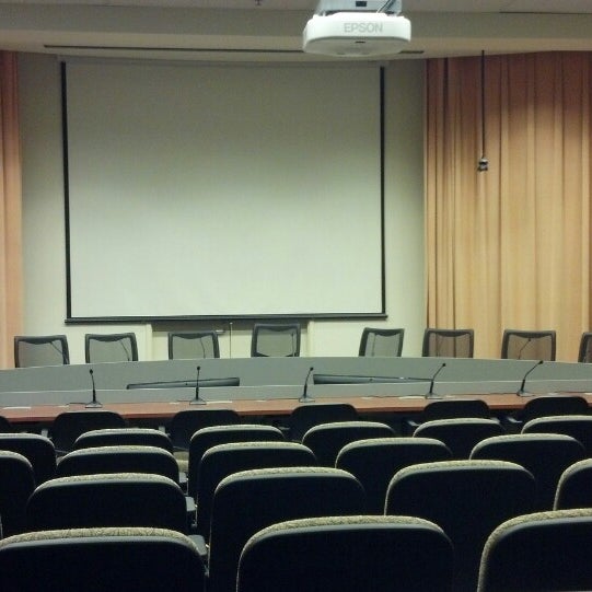 Elliott Hall - 8 tips from 397 visitors