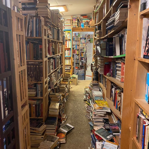 Wallace Books - 6 tips from 80 visitors