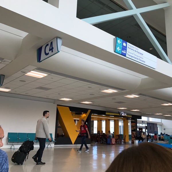 Gate C4 - Airport Gate in Carolina