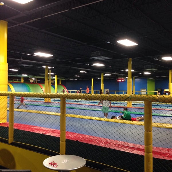 Photos at Jumping World - 4 tips from 118 visitors