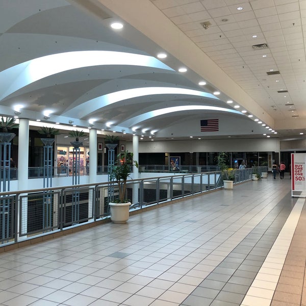 Crossroads Mall - Shopping Mall