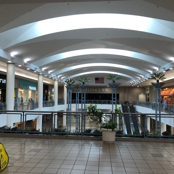 Crossroads Mall - Shopping Mall