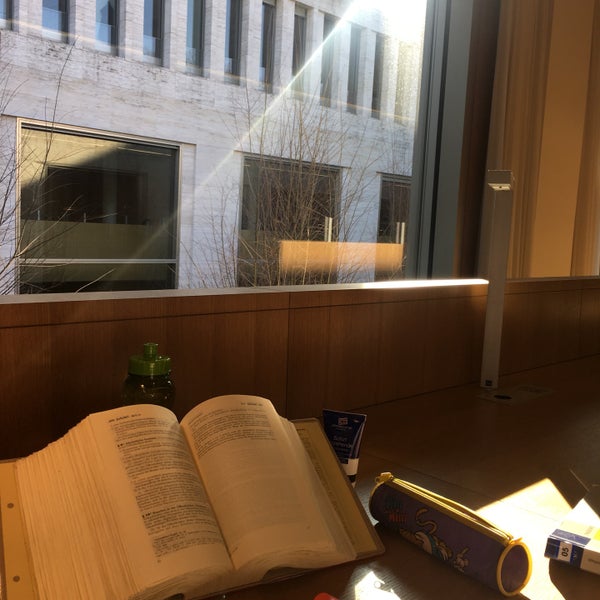 Bibliothek Recht & Wirtschaft (BRuW) - College Library in Frankfurt am Main