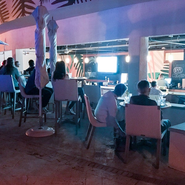 Aquatica Beach Bar & Grill - Ocean Front - 33 visitantes