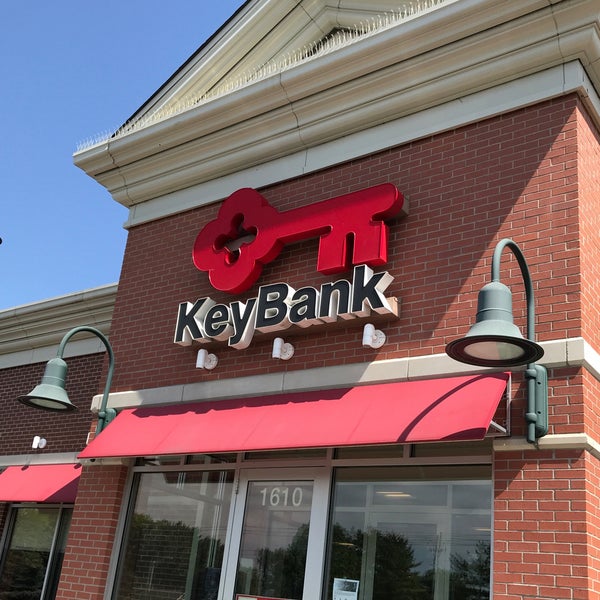 KeyBank - 1610 W Oak St