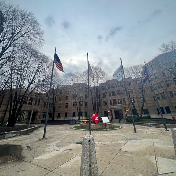 UIC - Student Residence and Commons Courtyard - College Residence Hall ...