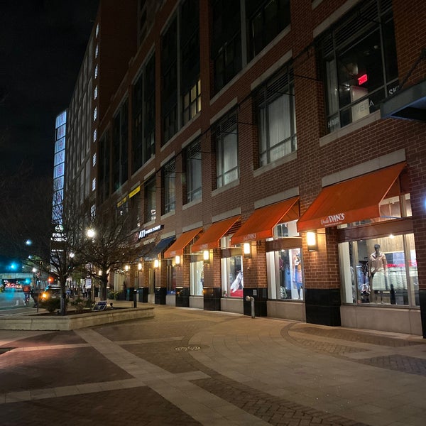 Fountain Square - Plaza in Evanston