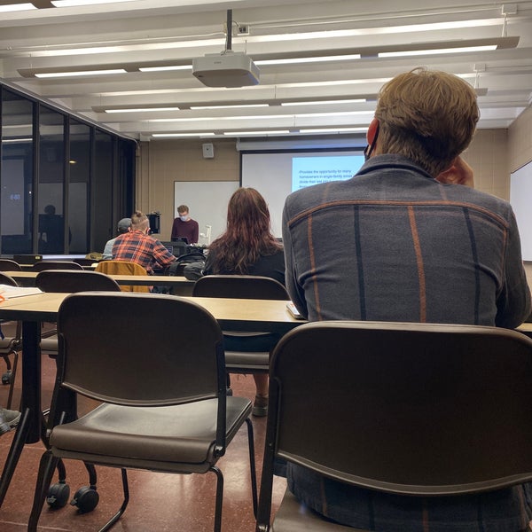 UIC - Taft Hall - College Academic Building in Chicago