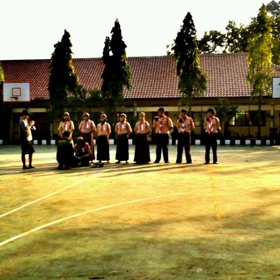 SMP Negeri 2 Depok - High School