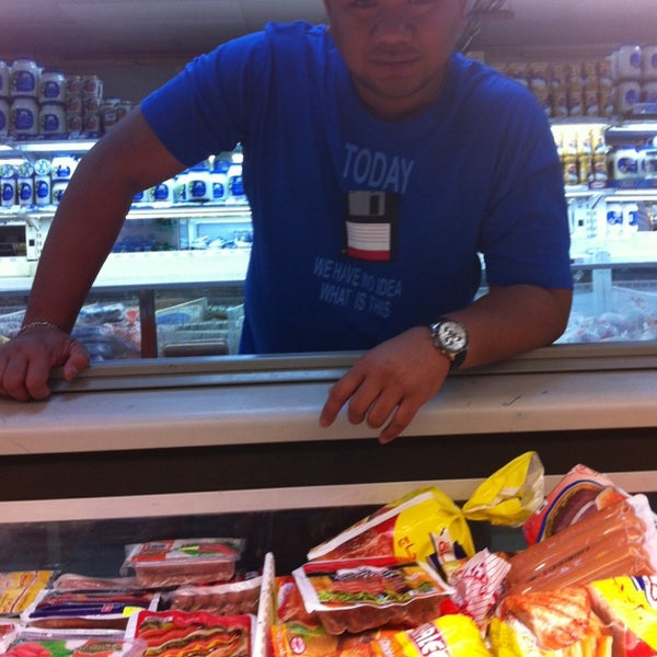 Family Food Center Al Nasser - Market in Doha