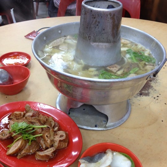 Nan Hwa Chong Fish-Head Steamboat Corner