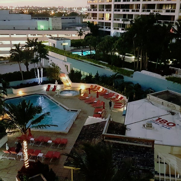 Marriott Biscayne Bay Pool