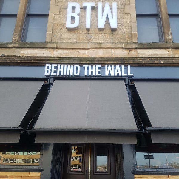 Behind The Wall - Pub in Falkirk