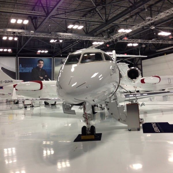 Bombardier (CA building) - Structure