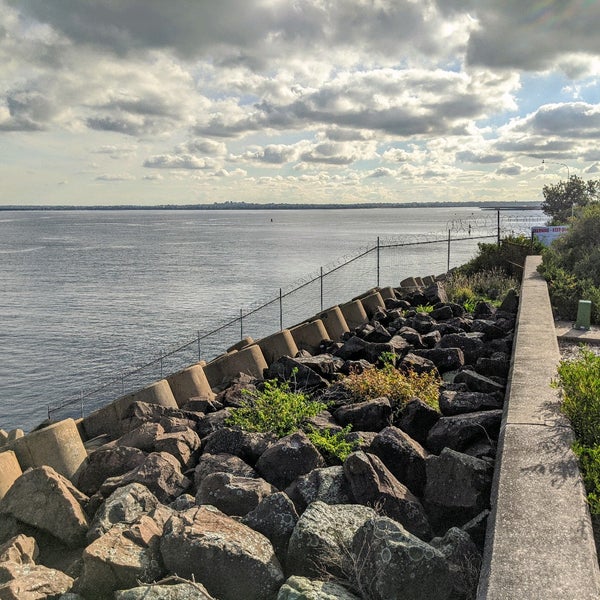 Molineux Point - 64 visitors