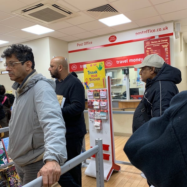 Post Office Ltd. - WHSmith, 6-8 Station Rd