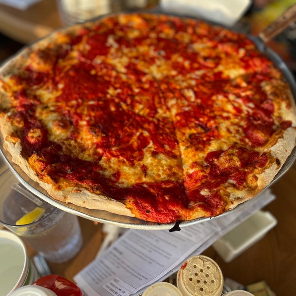 Grotto Pizza - Pizzeria