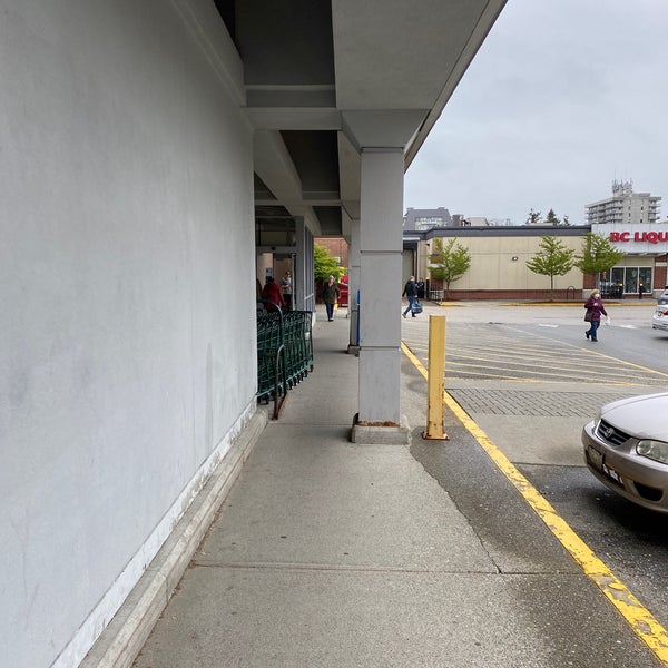 Photos at Semiahmoo Shopping Centre - South Surrey - 8 tips