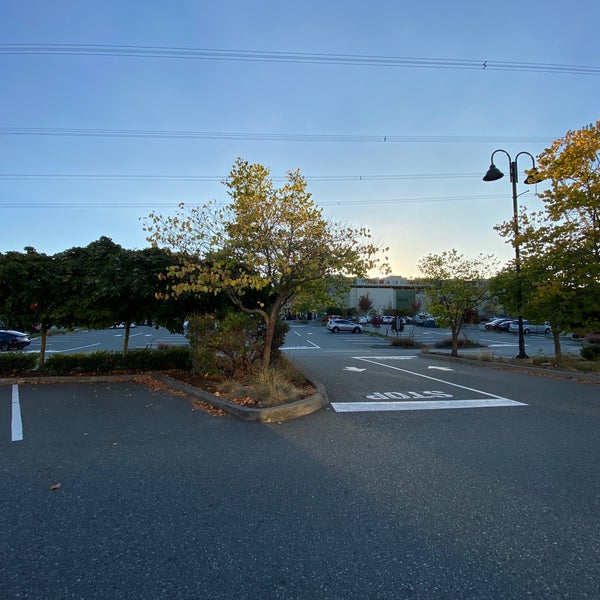 The Shops at Morgan Crossing - South Surrey - Surrey, BC
