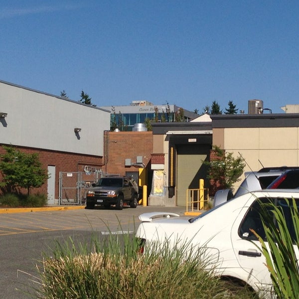 Photos at Semiahmoo Shopping Centre - South Surrey - 8 tips