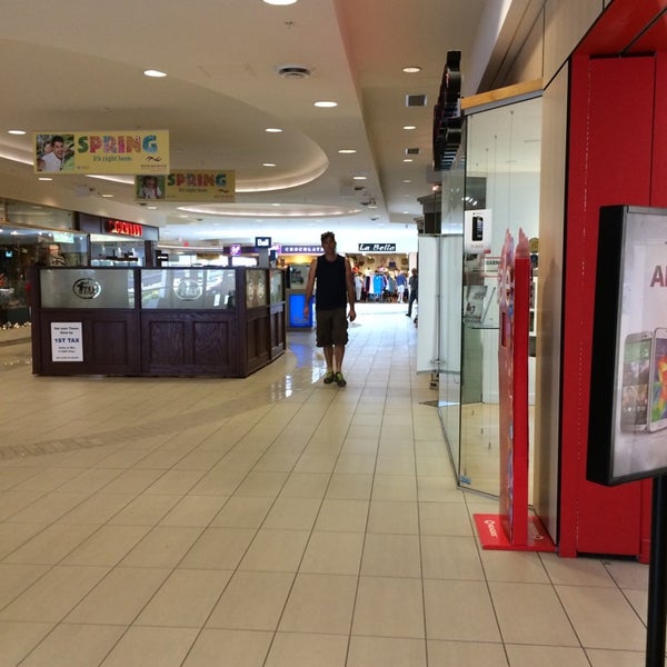 Photos at Semiahmoo Shopping Centre - South Surrey - 8 tips