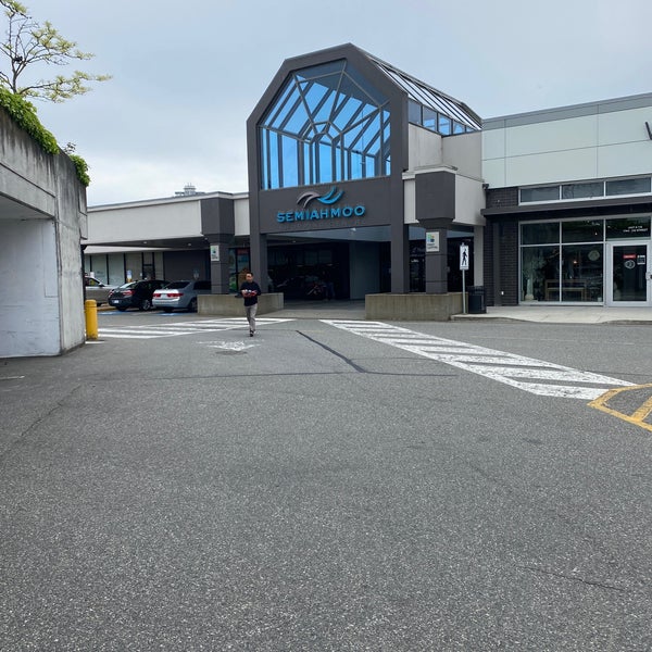 Photos at Semiahmoo Shopping Centre - South Surrey - 8 tips