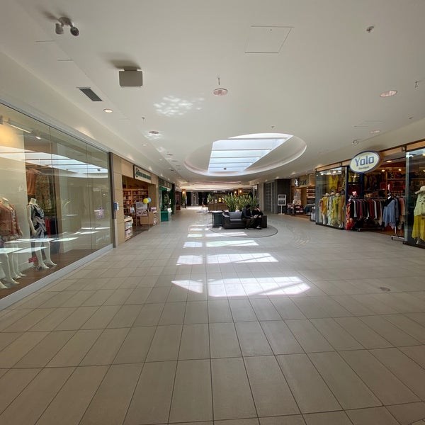 Photos at Semiahmoo Shopping Centre - South Surrey - 8 tips