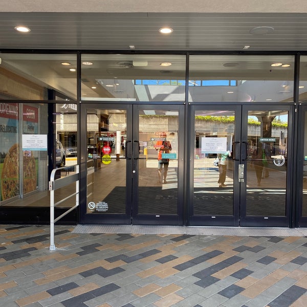 Photos at Semiahmoo Shopping Centre - South Surrey - 8 tips