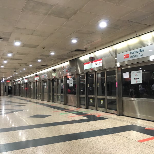 Photos at Marina Bay MRT Interchange (NS27/CE2/TE20) - Financial ...