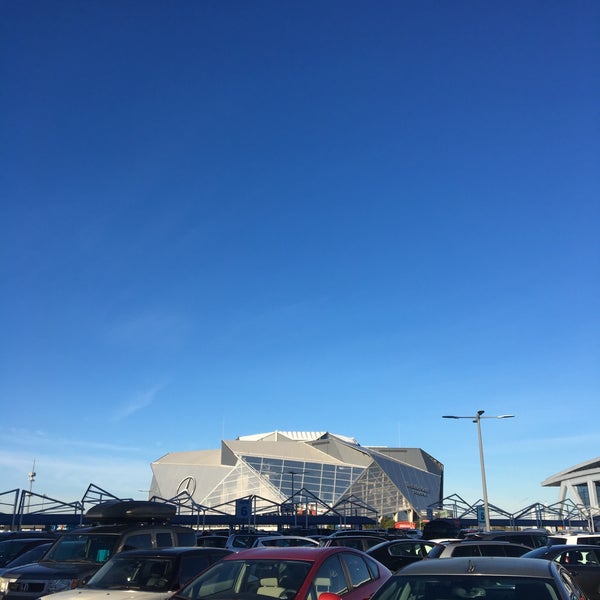 Photos at CNN Center Upper Deck Parking Lot - Downtown Atlanta - 3 tips ...