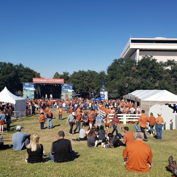 LBJ Library Lawn - Field in University of Texas-Austin
