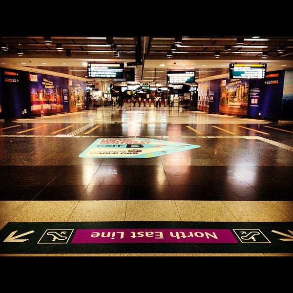 Photos at HarbourFront MRT Interchange (NE1/CC29) - Metro Station in ...