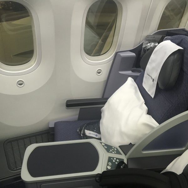 Photos at United Airlines Check-in - 12 tips