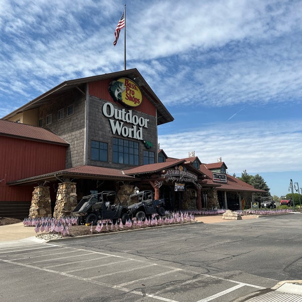 Bass Pro Shops - Portage, IN