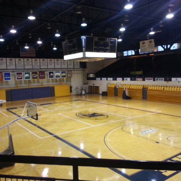 Photos at Memorial Athletic & Convocation (MAC) Center - 7 tips