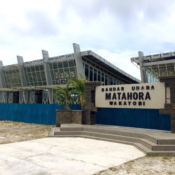 Bandar Udara Matahora (WKB) - Airport in Wakatobi