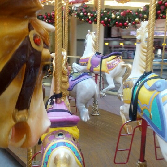 Carousel at Buckland Hills Mall - 148 visitors