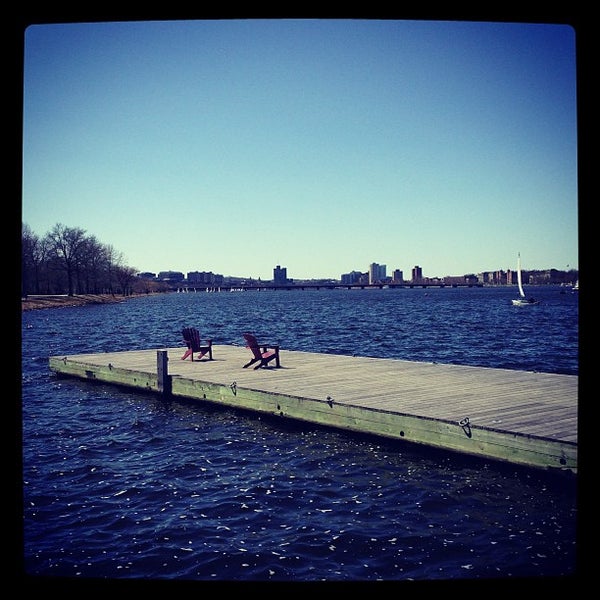 East Dock On The Esplanade - Back Bay East - 4 tips from 384 visitors