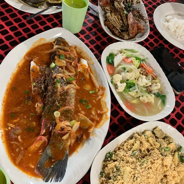Restoran Terapung Seafood Bujang Firefly - Sungai Lebam