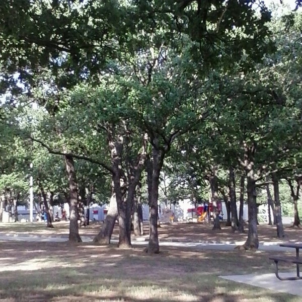 Howard Moore Park - Park in Arlington