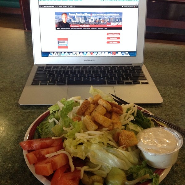 Lamppost Pizza - Pizzeria in Reno