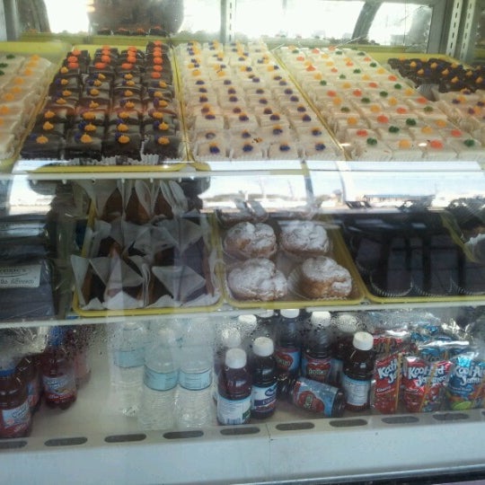 Tastee Donuts - Donut Shop in Metairie