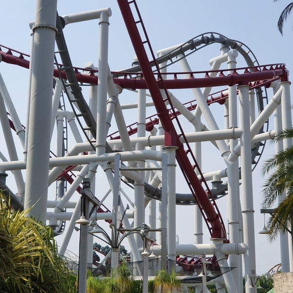 Photos at Battlestar Galactica: Human vs. Cylon - Universal Studios ...