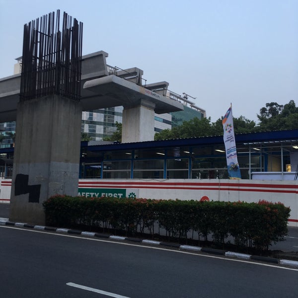 Halte TransJakarta Kuningan Madya - Jalan HR Rasuna Said