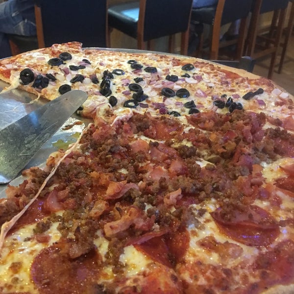Locatelli's Pizza - 17 tips