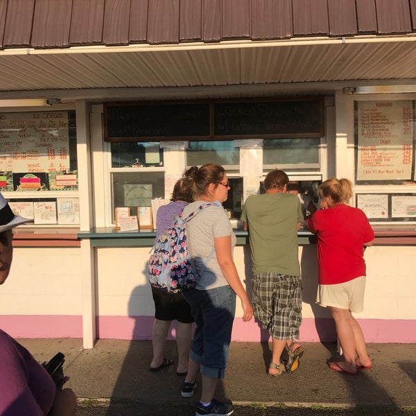 Rick's Parkside Drive-in - American Restaurant