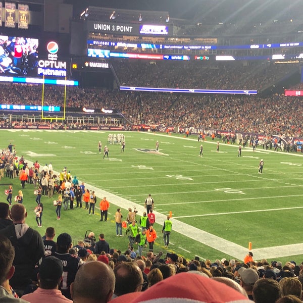 Photos at Putnam Club - Arts and Entertainment