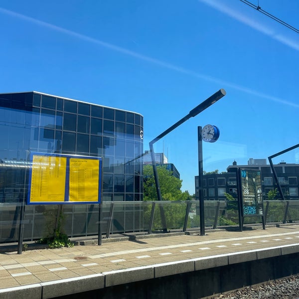 Station Zwijndrecht - Stationsplein 1