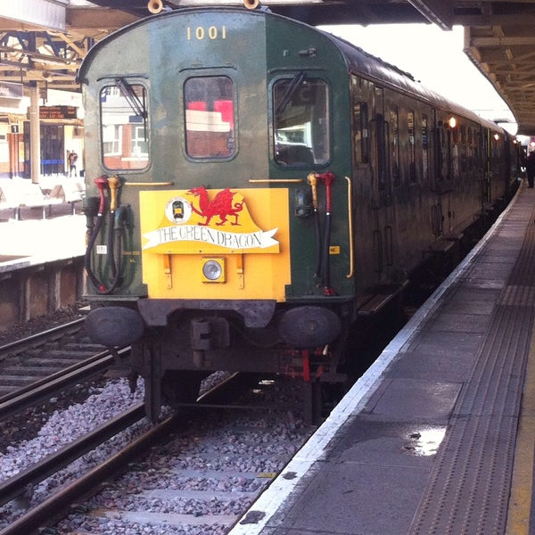 Platform 5 - Woking Railway Station (WOK)